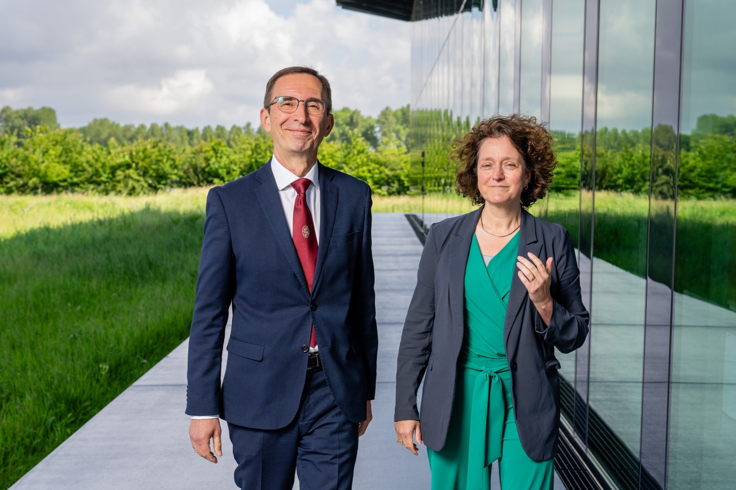 Dragan Savic hands over CEO role to Mariëlle van der Zouwen - KWR