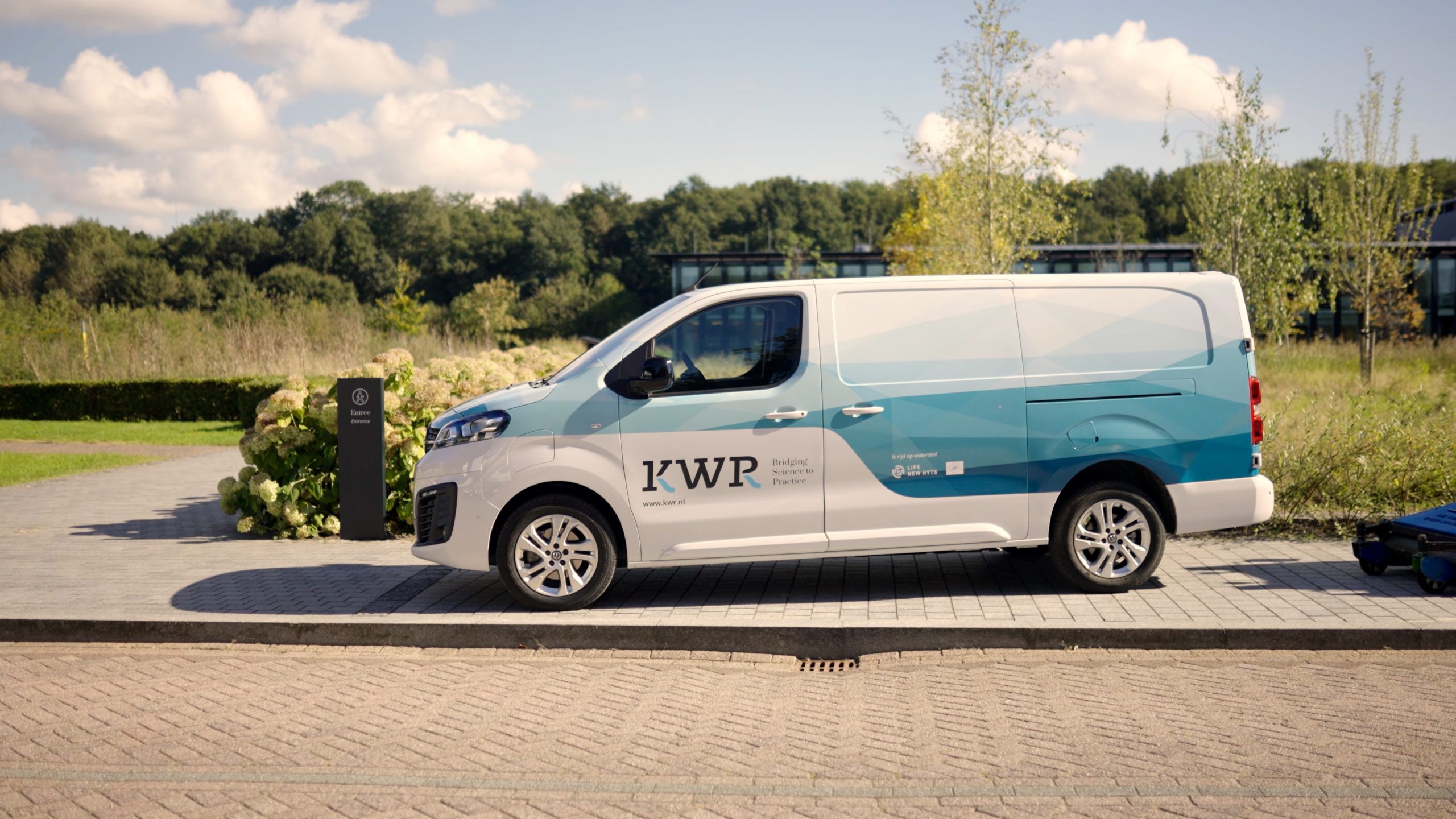 Hydrogen-powered van for zero-emission transport in practice - KWR